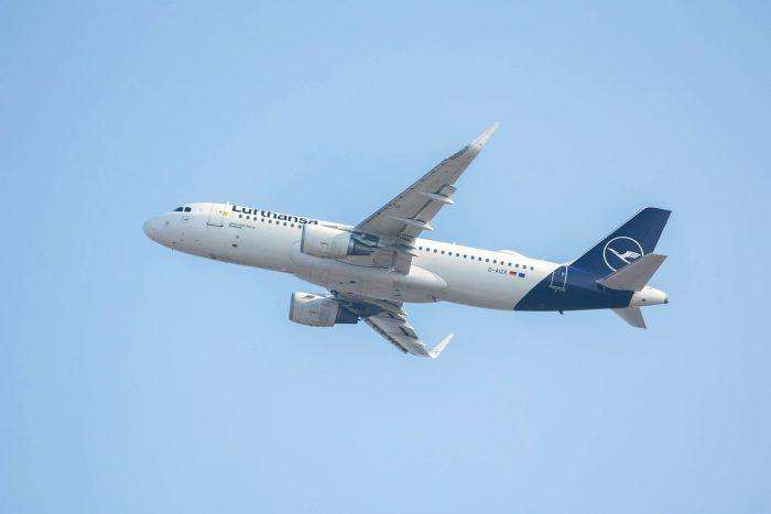 Lufthansa bagaż rejestrowany – wymiary, waga i pakowanie